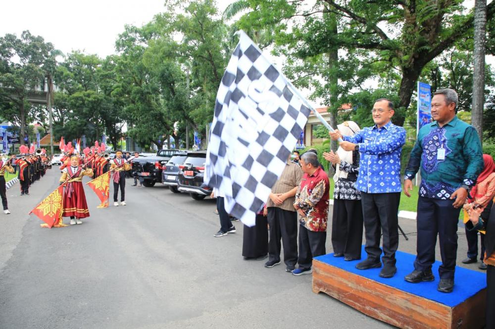 Musi Online | Sekda Sumsel Edward Candra Lepas Karnaval Seni Budaya ...